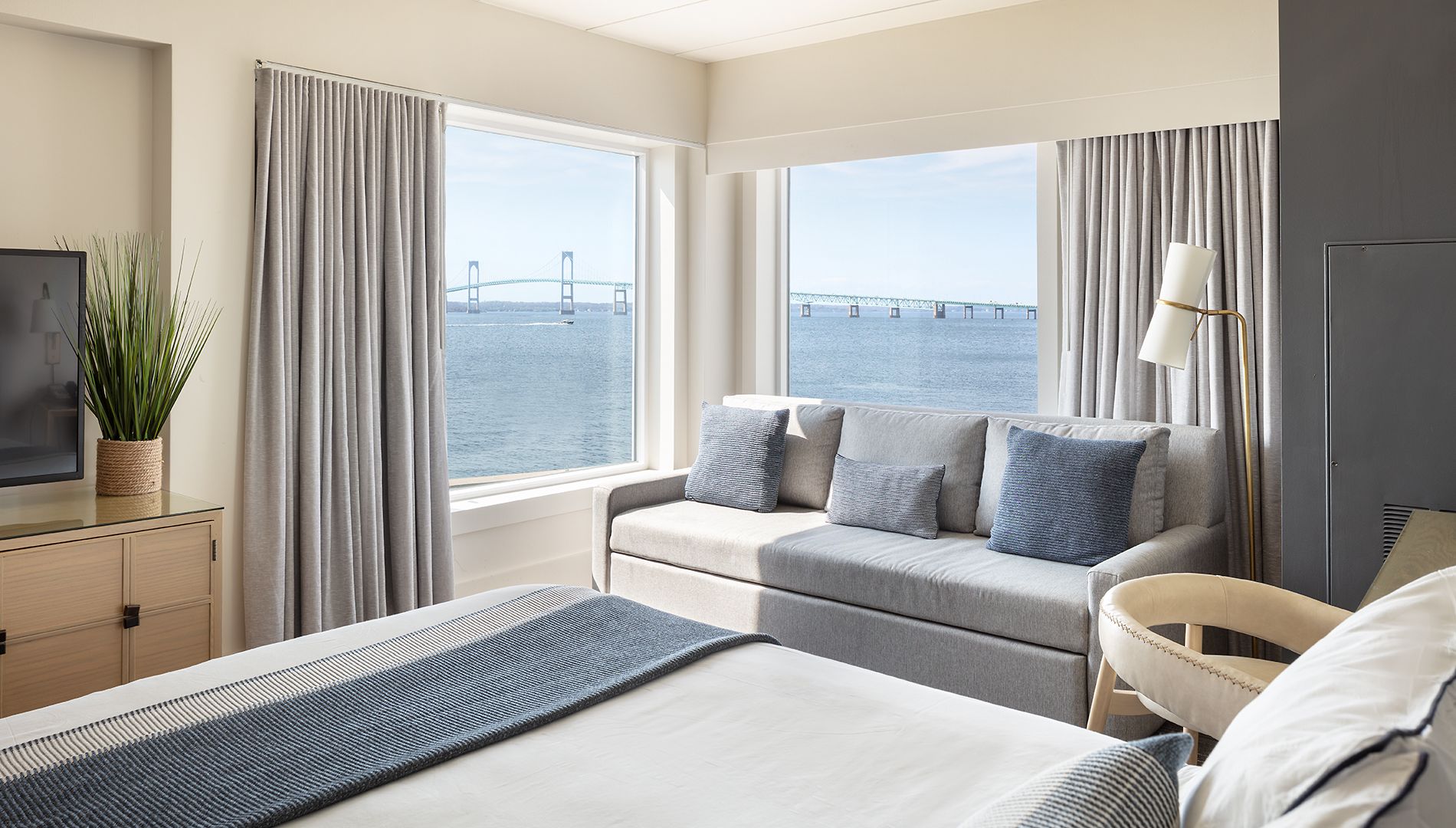 Waterview King - Newport Harbor Island Resort