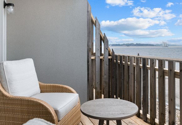 Narragansett Waterview Patio - Newport Harbor Island Resort